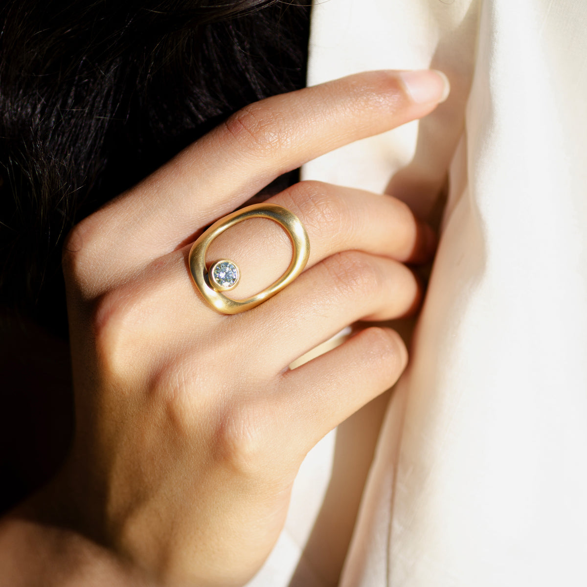 Bold Diamond Continuity Ring - WHITE/SPACE