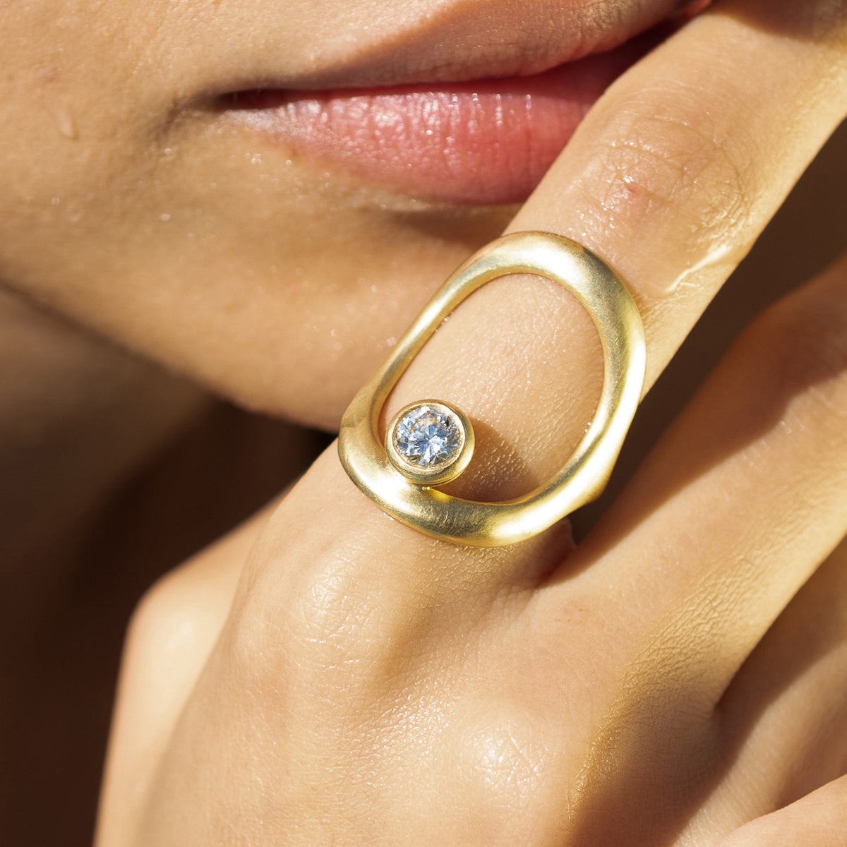 Bold Diamond Continuity Ring - WHITE/SPACE