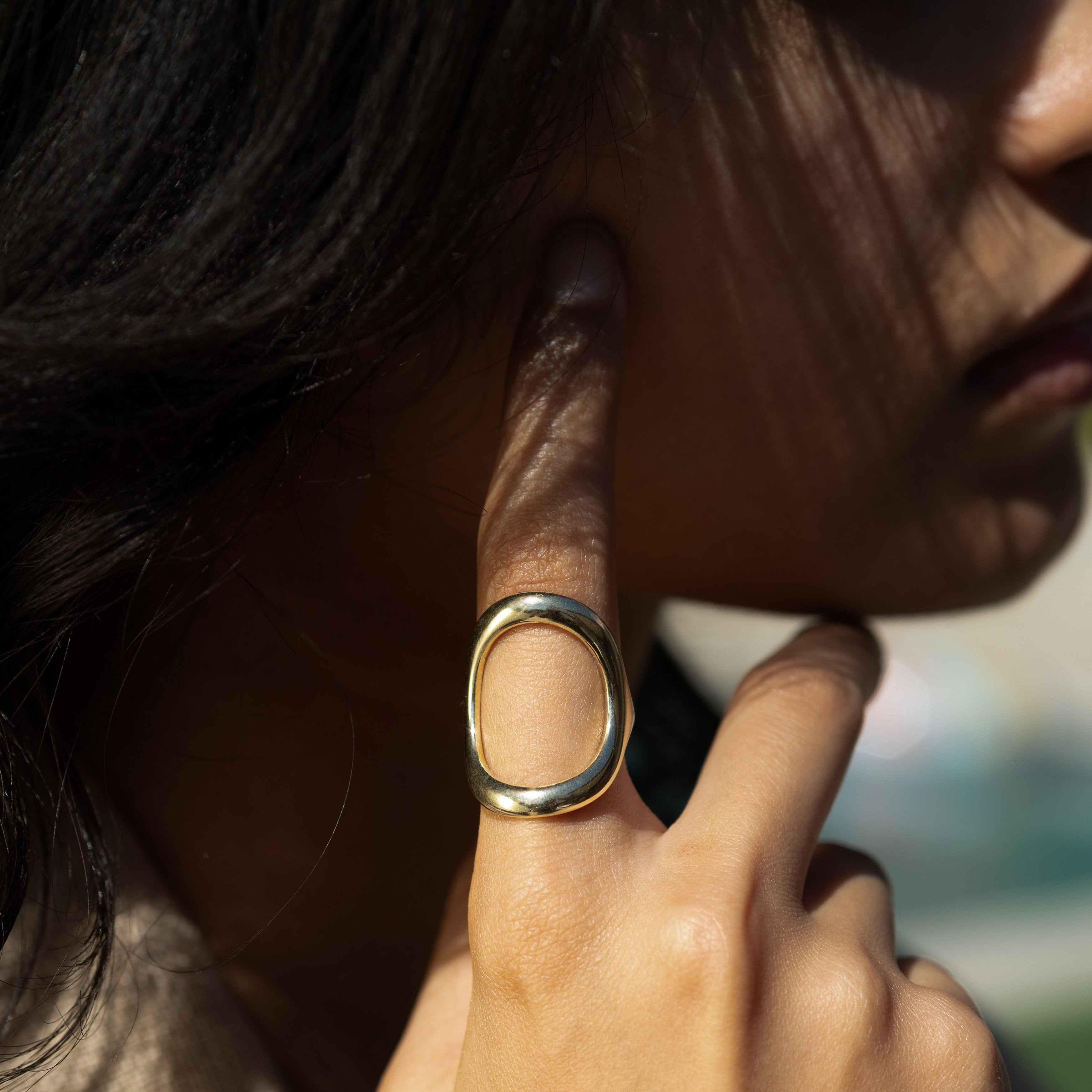 Bold Gold Continuity Ring | White/Space